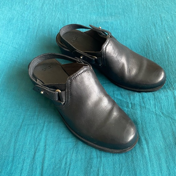 Teva | Shoes | Teva Black Leather Slingback Mules Womens 9 Convertible ...